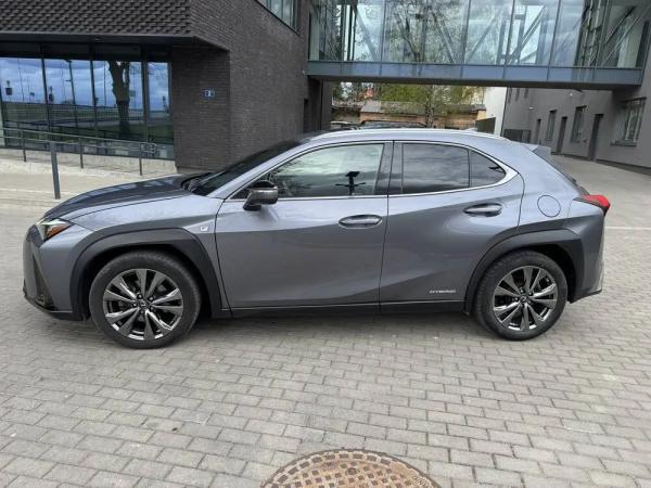 Pelēks Lexus UX 2019 Daugavpils, ar dzinēja tilpumu 2.00 L un nobraukumu 109 tūkst. km par 24950 €, foto 3 vietnē AUTOMOTO.COM.LV