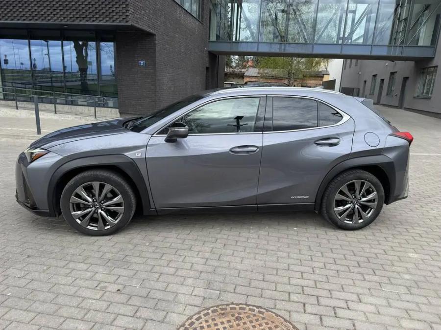 Pelēks Lexus UX 2019 Daugavpils, ar dzinēja tilpumu 2.00 L un nobraukumu 109 tūkst. km par 24950 €, foto 4 vietnē AUTOMOTO.COM.LV