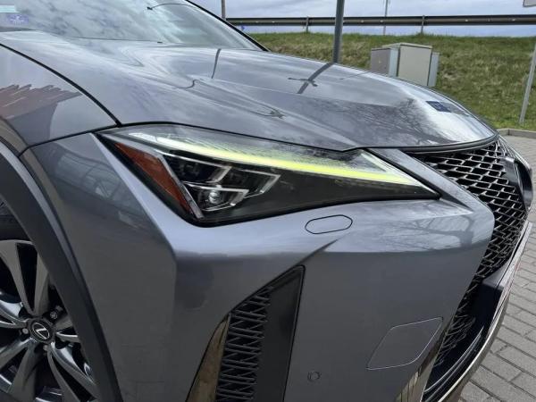 Pelēks Lexus UX 2019 Daugavpils, ar dzinēja tilpumu 2.00 L un nobraukumu 109 tūkst. km par 24950 €, foto 6 vietnē AUTOMOTO.COM.LV