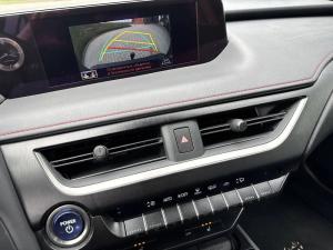 Pelēks Lexus UX 2019 Daugavpils, ar dzinēja tilpumu 2.00 L un nobraukumu 109 tūkst. km par 24950 €, foto 28 vietnē AUTOMOTO.COM.LV