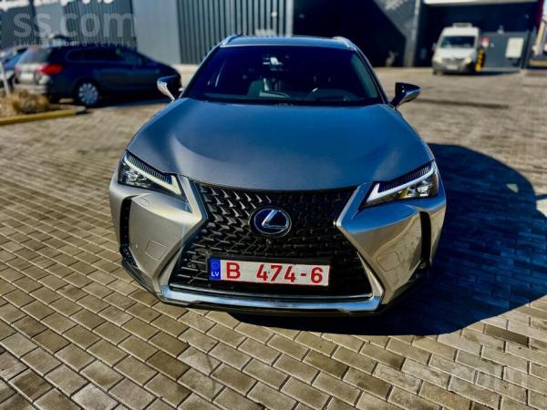 Grey Lexus UX 2020 in Riga, with an engine capacity of 2.00 L and mileage of 0 thousand km for 18970 €, photo 5 on AUTOMOTO.COM.LV