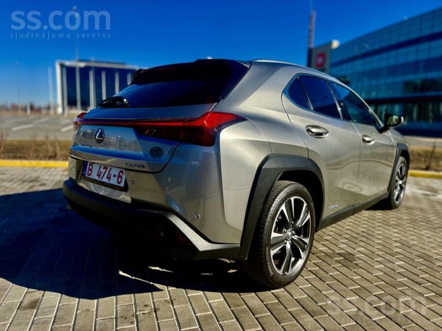 Pelēks Lexus UX 2020 Rīga, ar dzinēja tilpumu 2.00 L un nobraukumu 0 tūkst. km par 18970 €, foto 8 vietnē AUTOMOTO.COM.LV