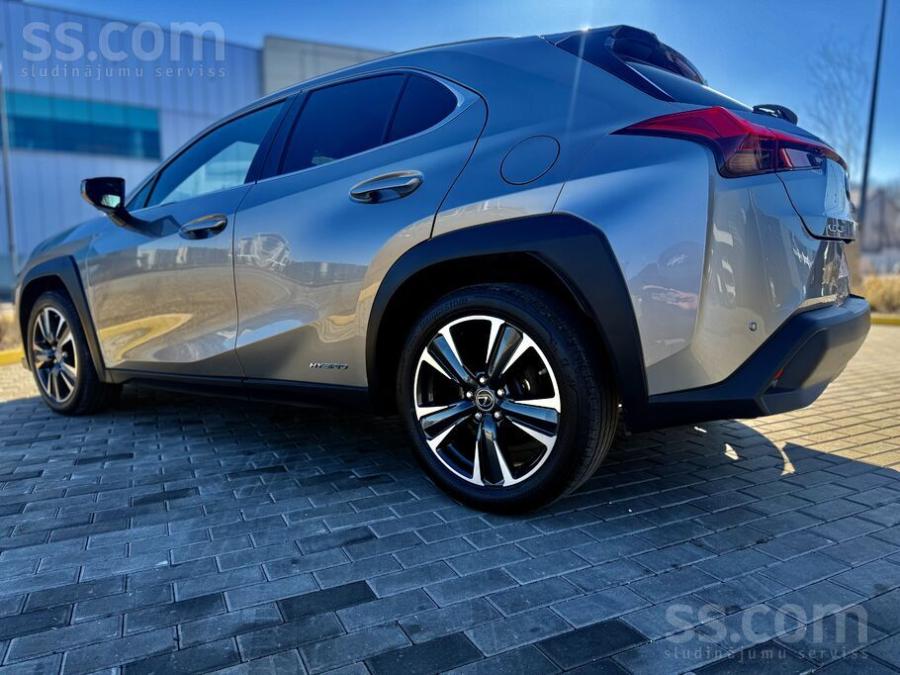 Pelēks Lexus UX 2020 Rīga, ar dzinēja tilpumu 2.00 L un nobraukumu 0 tūkst. km par 18970 €, foto 9 vietnē AUTOMOTO.COM.LV