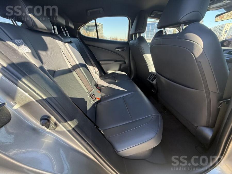 Pelēks Lexus UX 2020 Rīga, ar dzinēja tilpumu 2.00 L un nobraukumu 0 tūkst. km par 18970 €, foto 15 vietnē AUTOMOTO.COM.LV