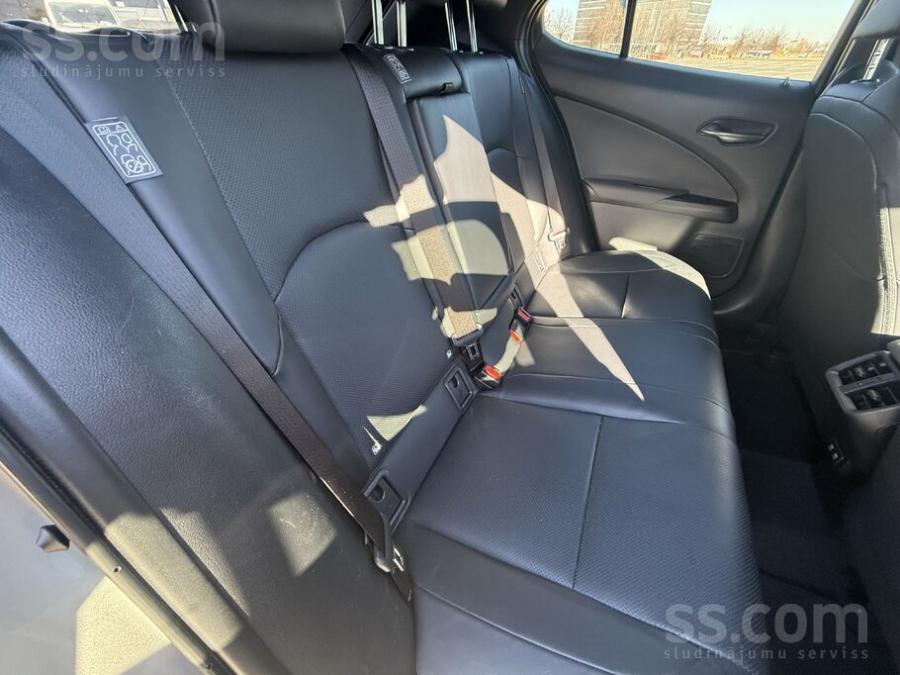 Pelēks Lexus UX 2020 Rīga, ar dzinēja tilpumu 2.00 L un nobraukumu 0 tūkst. km par 18970 €, foto 16 vietnē AUTOMOTO.COM.LV