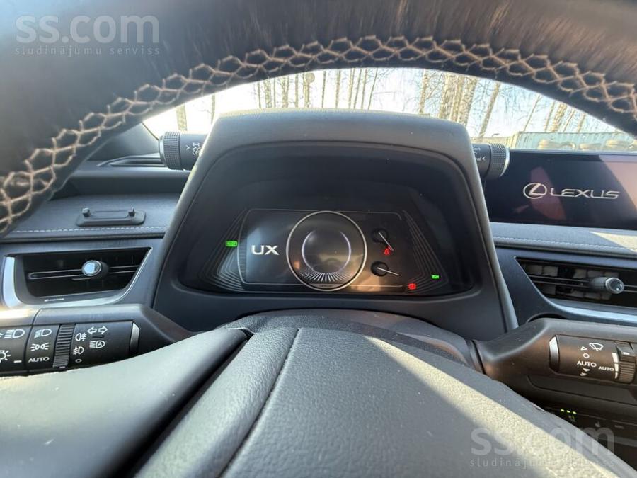 Pelēks Lexus UX 2020 Rīga, ar dzinēja tilpumu 2.00 L un nobraukumu 0 tūkst. km par 18970 €, foto 33 vietnē AUTOMOTO.COM.LV