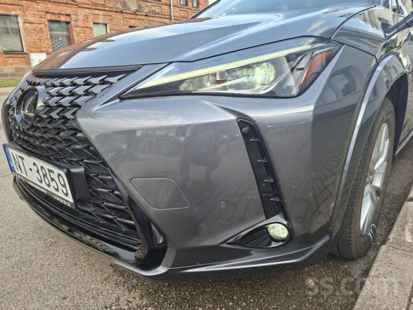Pelēks Lexus UX 2020 Daugavpils, ar dzinēja tilpumu 2.00 L un nobraukumu 77 tūkst. km par 19900 €, foto 7 vietnē AUTOMOTO.COM.LV