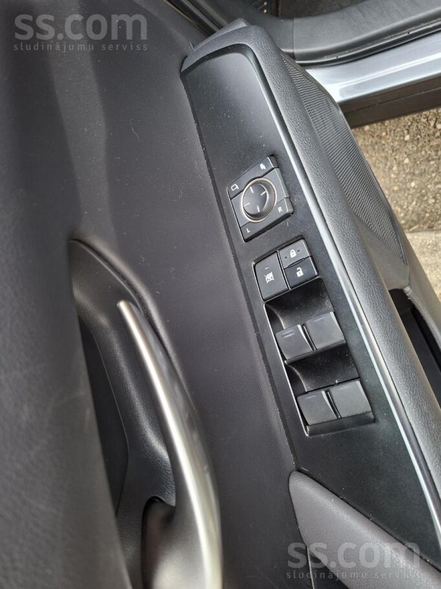 Pelēks Lexus UX 2020 Daugavpils, ar dzinēja tilpumu 2.00 L un nobraukumu 77 tūkst. km par 19900 €, foto 17 vietnē AUTOMOTO.COM.LV