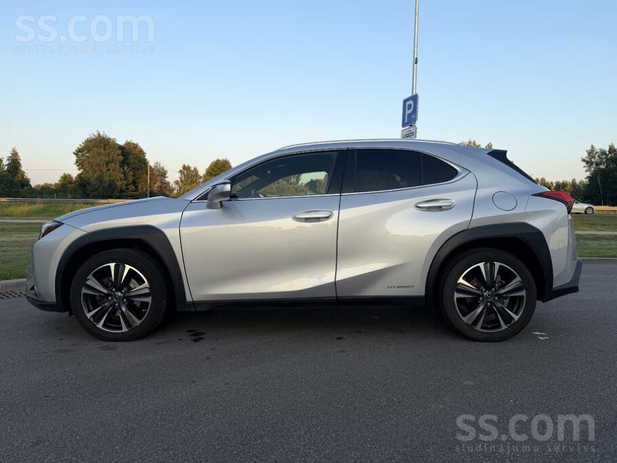 Pelēks Lexus UX 2021 Rīga, ar dzinēja tilpumu 2.00 L un nobraukumu 168 tūkst. km par 18700 €, foto 7 vietnē AUTOMOTO.COM.LV