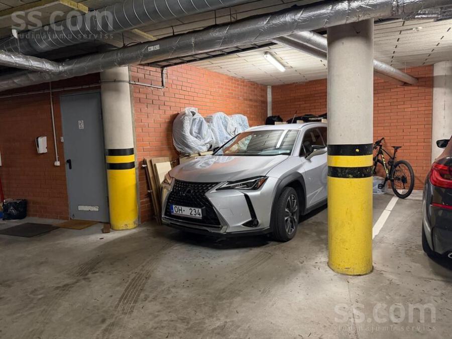 Pelēks Lexus UX 2021 Rīga, ar dzinēja tilpumu 2.00 L un nobraukumu 168 tūkst. km par 18700 €, foto 16 vietnē AUTOMOTO.COM.LV