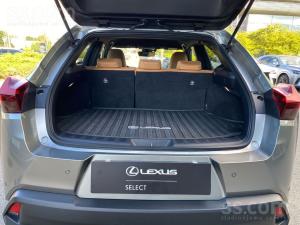 Grey Lexus UX 2022 in Riga, with an engine capacity of 2.00 L and mileage of 25 thousand km for 35900 €, photo 11 on AUTOMOTO.COM.LV