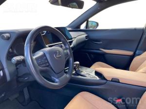 Grey Lexus UX 2022 in Riga, with an engine capacity of 2.00 L and mileage of 25 thousand km for 35900 €, photo 12 on AUTOMOTO.COM.LV