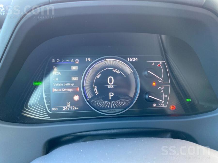 Grey Lexus UX 2022 in Riga, with an engine capacity of 2.00 L and mileage of 25 thousand km for 35900 €, photo 14 on AUTOMOTO.COM.LV
