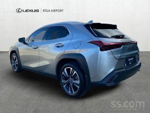 Grey Lexus UX 2022 in Riga, with an engine capacity of 2.00 L and mileage of 25 thousand km for 35900 €, photo 18 on AUTOMOTO.COM.LV