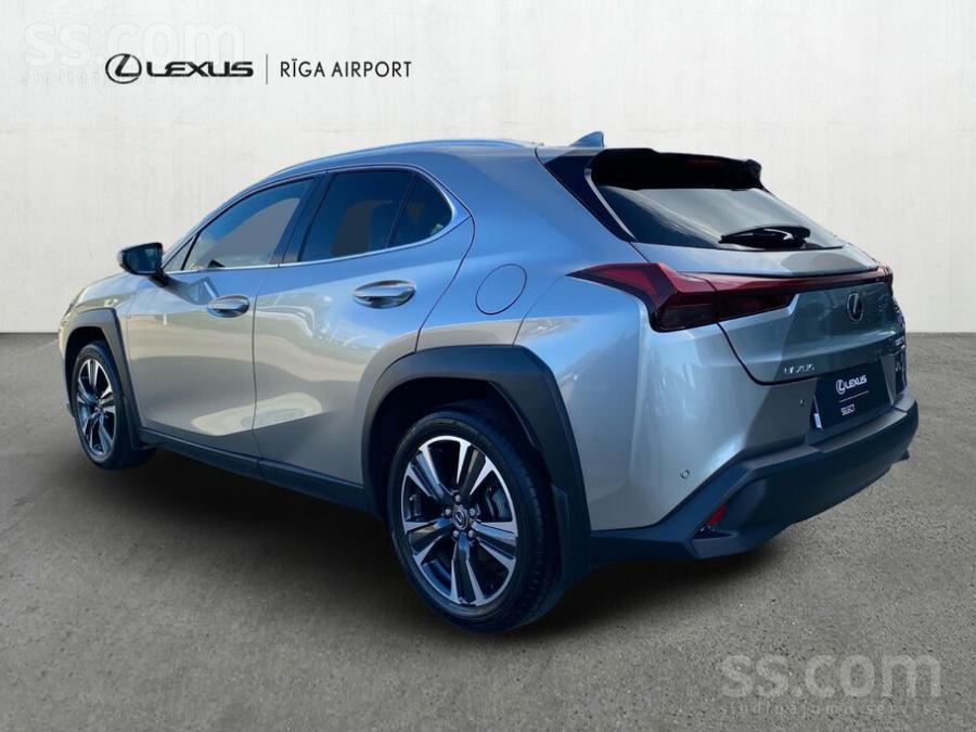 Grey Lexus UX 2022 in Riga, with an engine capacity of 2.00 L and mileage of 25 thousand km for 35900 €, photo 18 on AUTOMOTO.COM.LV