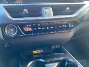 Grey Lexus UX 2022 in Riga, with an engine capacity of 2.00 L and mileage of 25 thousand km for 35900 €, photo 21 on AUTOMOTO.COM.LV