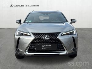 Grey Lexus UX 2022 in Riga, with an engine capacity of 2.00 L and mileage of 25 thousand km for 30900 €, photo 6 on AUTOMOTO.COM.LV