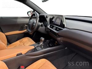 Grey Lexus UX 2022 in Riga, with an engine capacity of 2.00 L and mileage of 25 thousand km for 30900 €, photo 7 on AUTOMOTO.COM.LV