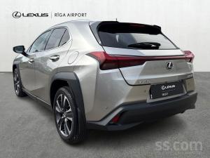 Grey Lexus UX 2022 in Riga, with an engine capacity of 2.00 L and mileage of 25 thousand km for 30900 €, photo 18 on AUTOMOTO.COM.LV