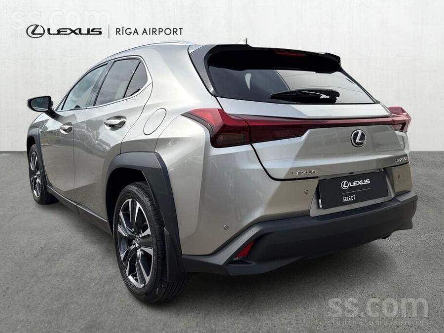 Grey Lexus UX 2022 in Riga, with an engine capacity of 2.00 L and mileage of 25 thousand km for 30900 €, photo 18 on AUTOMOTO.COM.LV
