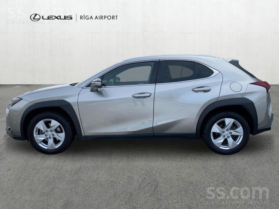 Pelēks Lexus UX 2023 Rīga, ar dzinēja tilpumu 2.00 L un nobraukumu 43 tūkst. km par 29900 €, foto 4 vietnē AUTOMOTO.COM.LV