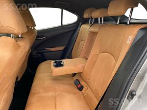 Pelēks Lexus UX 2023 Rīga, ar dzinēja tilpumu 2.00 L un nobraukumu 43 tūkst. km par 29900 €, foto 20 vietnē AUTOMOTO.COM.LV