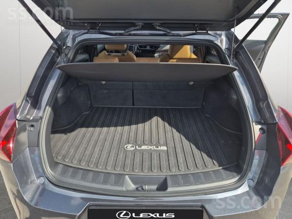 Grey Lexus UX 2023 in Riga, with an engine capacity of 2.00 L and mileage of 40 thousand km for 28700 €, photo 10 on AUTOMOTO.COM.LV