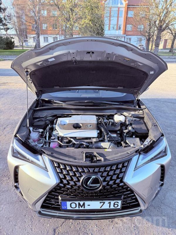 Pelēks Lexus UX 2023 Rīga, ar dzinēja tilpumu 2.00 L un nobraukumu 19 tūkst. km par 30900 €, foto 8 vietnē AUTOMOTO.COM.LV