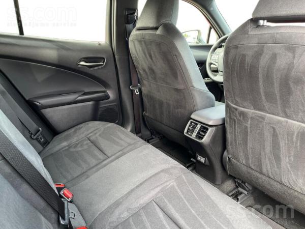Grey Lexus UX 2024 in Riga, with an engine capacity of 2.00 L and mileage of 35 thousand km for 31990 €, photo 7 on AUTOMOTO.COM.LV
