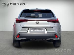 Grey Lexus UX 2024 in Riga, with an engine capacity of 2.00 L and mileage of 35 thousand km for 31990 €, photo 5 on AUTOMOTO.COM.LV