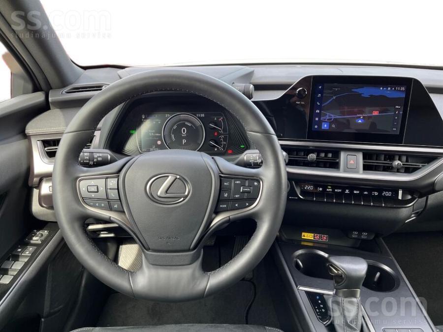 Grey Lexus UX 2024 in Riga, with an engine capacity of 2.00 L and mileage of 35 thousand km for 31990 €, photo 10 on AUTOMOTO.COM.LV