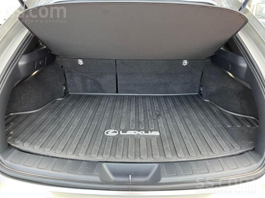 Grey Lexus UX 2024 in Riga, with an engine capacity of 2.00 L and mileage of 35 thousand km for 31990 €, photo 11 on AUTOMOTO.COM.LV
