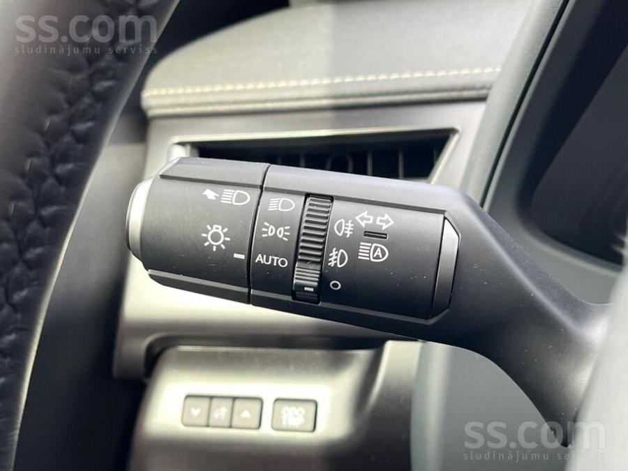 Grey Lexus UX 2024 in Riga, with an engine capacity of 2.00 L and mileage of 35 thousand km for 31990 €, photo 20 on AUTOMOTO.COM.LV