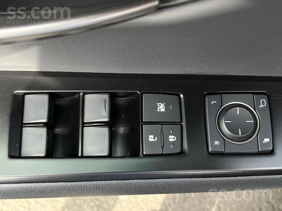 Grey Lexus UX 2024 in Riga, with an engine capacity of 2.00 L and mileage of 35 thousand km for 31990 €, photo 23 on AUTOMOTO.COM.LV