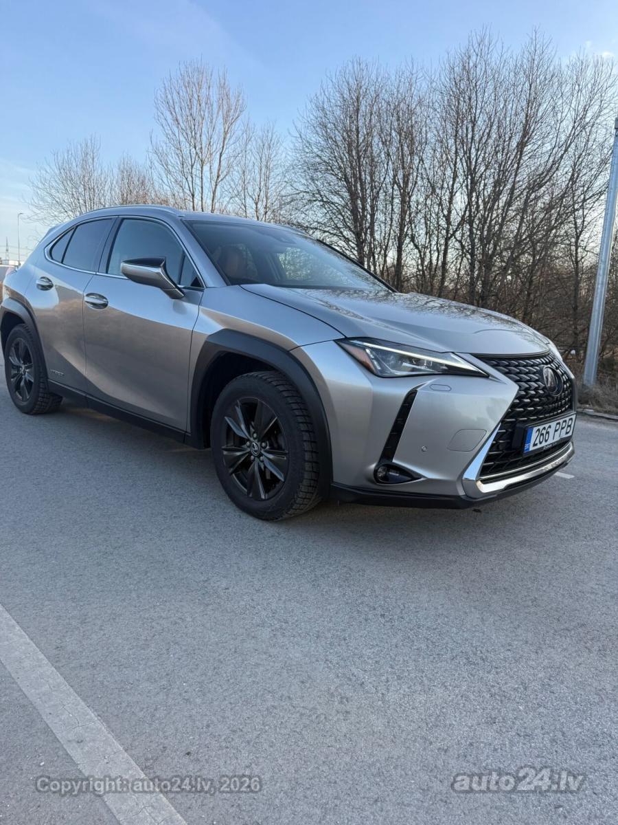 Pelēks Lexus UX 2019 Keila, ar dzinēja tilpumu 2.00 L un nobraukumu 98 tūkst. km par 21900 €, foto 2 vietnē AUTOMOTO.COM.LV