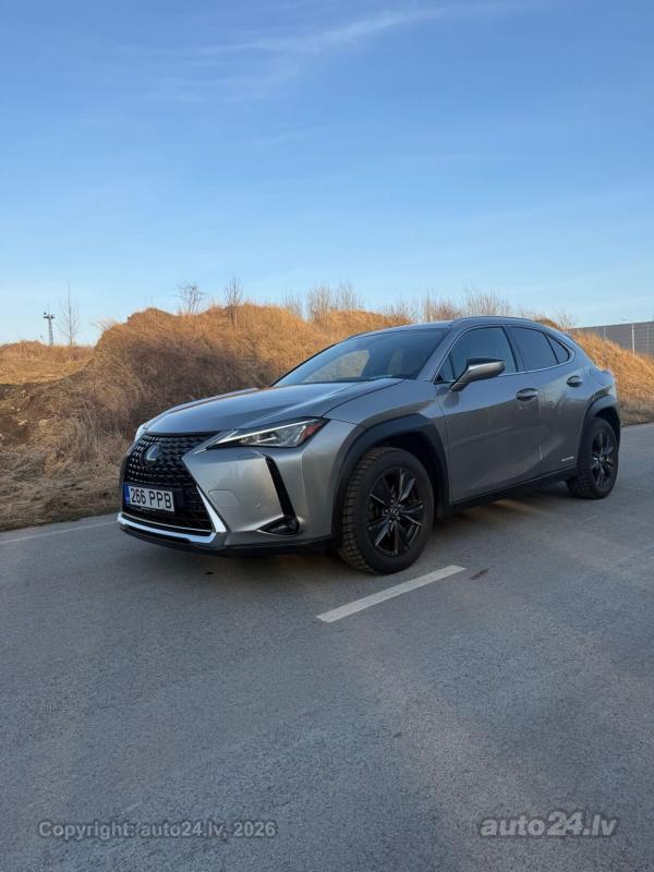 Grey Lexus UX 2019 in Keila, with an engine capacity of 2.00 L and mileage of 98 thousand km for 21900 €, photo 3 on AUTOMOTO.COM.LV