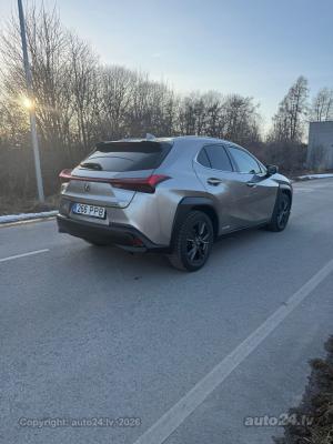 Pelēks Lexus UX 2019 Keila, ar dzinēja tilpumu 2.00 L un nobraukumu 98 tūkst. km par 21900 €, foto 5 vietnē AUTOMOTO.COM.LV