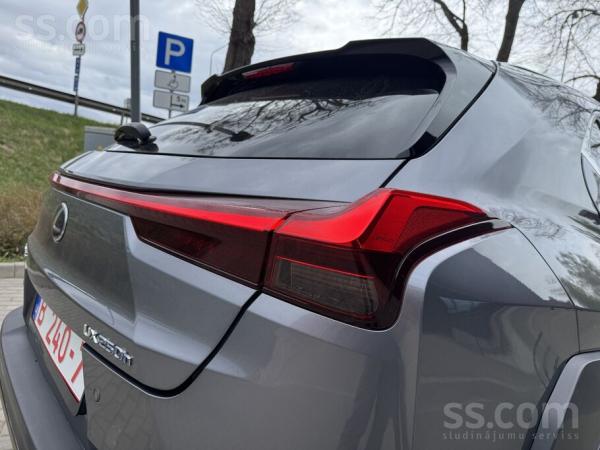 Pelēks Lexus UX 2019 Daugavpils, ar dzinēja tilpumu 2.50 L un nobraukumu 109 tūkst. km par 24950 €, foto 4 vietnē AUTOMOTO.COM.LV