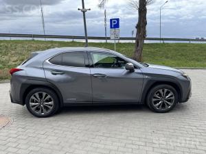 Pelēks Lexus UX 2019 Daugavpils, ar dzinēja tilpumu 2.50 L un nobraukumu 109 tūkst. km par 24950 €, foto 10 vietnē AUTOMOTO.COM.LV