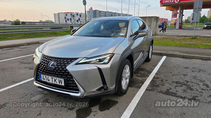 Pelēks Lexus UX 2020 Tallina, ar dzinēja tilpumu 2.00 L un nobraukumu 62 tūkst. km par 26500 €, foto 4 vietnē AUTOMOTO.COM.LV