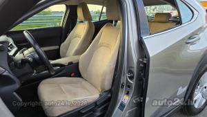 Pelēks Lexus UX 2020 Tallina, ar dzinēja tilpumu 2.00 L un nobraukumu 62 tūkst. km par 26500 €, foto 5 vietnē AUTOMOTO.COM.LV