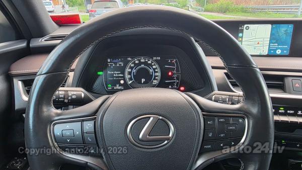 Pelēks Lexus UX 2020 Tallina, ar dzinēja tilpumu 2.00 L un nobraukumu 62 tūkst. km par 26500 €, foto 6 vietnē AUTOMOTO.COM.LV