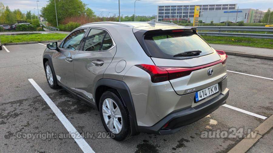 Pelēks Lexus UX 2020 Tallina, ar dzinēja tilpumu 2.00 L un nobraukumu 62 tūkst. km par 26500 €, foto 12 vietnē AUTOMOTO.COM.LV