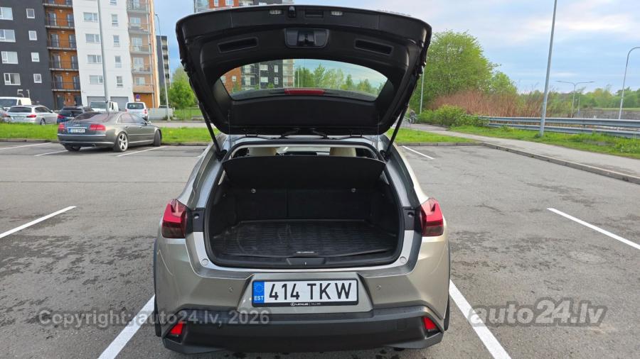Pelēks Lexus UX 2020 Tallina, ar dzinēja tilpumu 2.00 L un nobraukumu 62 tūkst. km par 26500 €, foto 14 vietnē AUTOMOTO.COM.LV