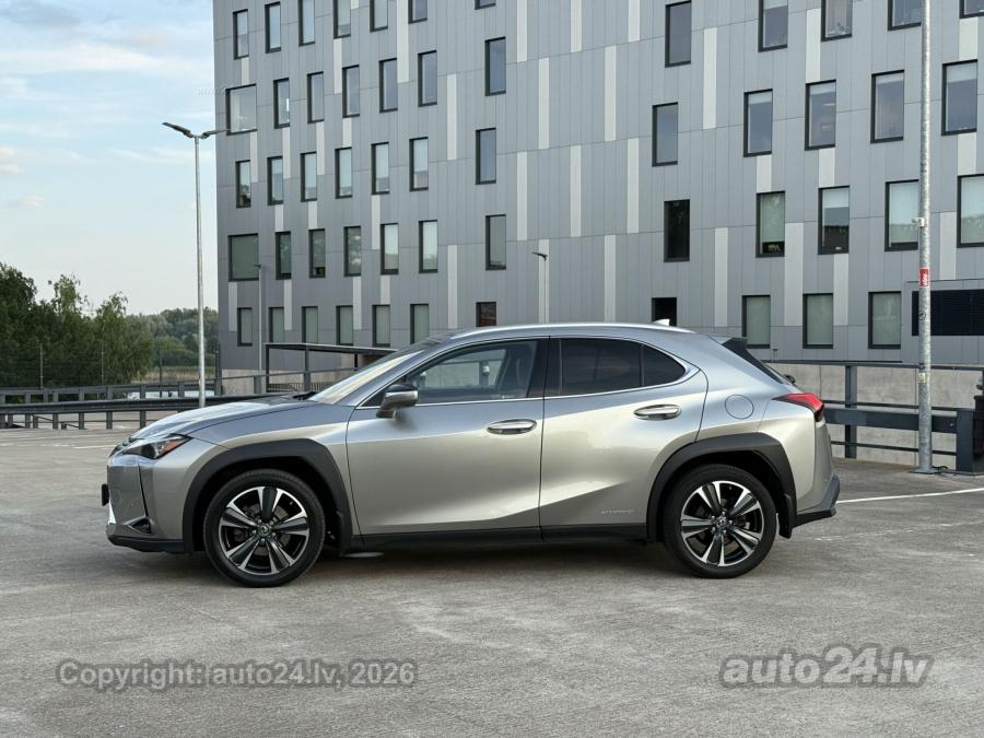 Pelēks Lexus UX 2021 Tartu, ar dzinēja tilpumu 2.00 L un nobraukumu 99 tūkst. km par 25800 €, foto 5 vietnē AUTOMOTO.COM.LV