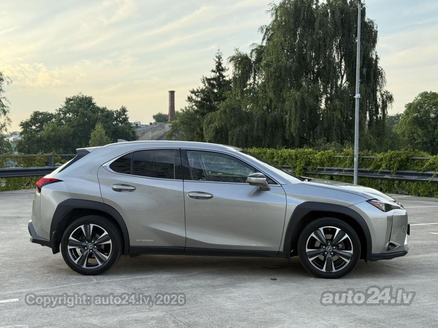 Pelēks Lexus UX 2021 Tartu, ar dzinēja tilpumu 2.00 L un nobraukumu 99 tūkst. km par 25800 €, foto 9 vietnē AUTOMOTO.COM.LV