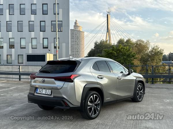 Pelēks Lexus UX 2021 Tartu, ar dzinēja tilpumu 2.00 L un nobraukumu 99 tūkst. km par 25800 €, foto 9 vietnē AUTOMOTO.COM.LV
