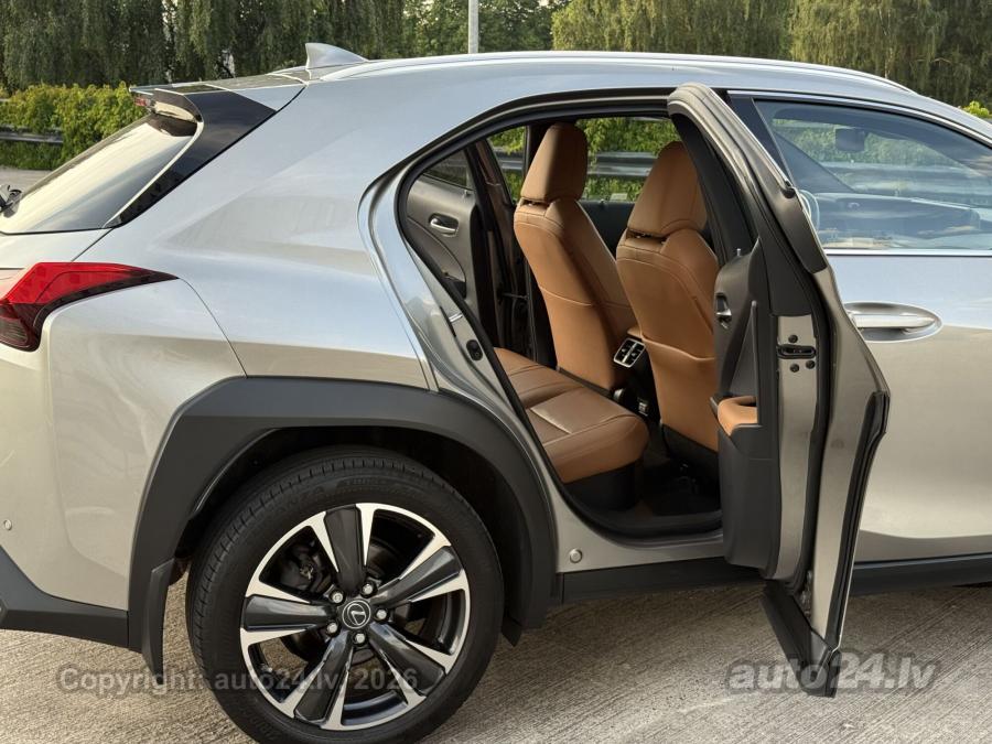 Pelēks Lexus UX 2021 Tartu, ar dzinēja tilpumu 2.00 L un nobraukumu 99 tūkst. km par 25800 €, foto 12 vietnē AUTOMOTO.COM.LV