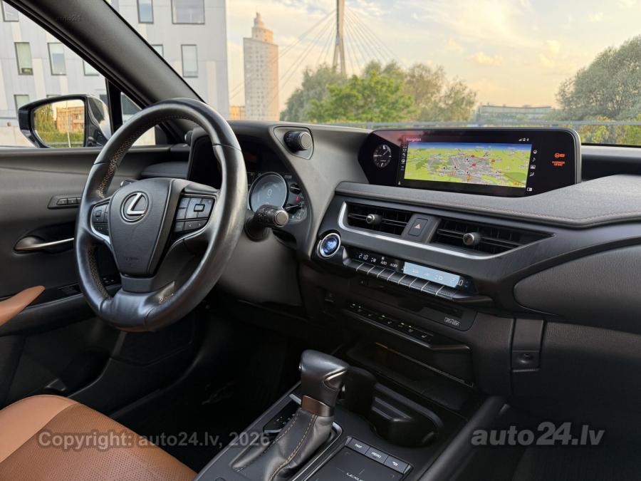 Pelēks Lexus UX 2021 Tartu, ar dzinēja tilpumu 2.00 L un nobraukumu 99 tūkst. km par 25800 €, foto 13 vietnē AUTOMOTO.COM.LV