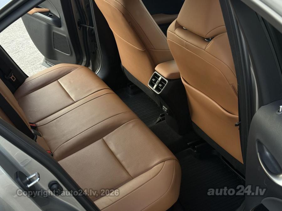 Pelēks Lexus UX 2021 Tartu, ar dzinēja tilpumu 2.00 L un nobraukumu 99 tūkst. km par 25800 €, foto 17 vietnē AUTOMOTO.COM.LV